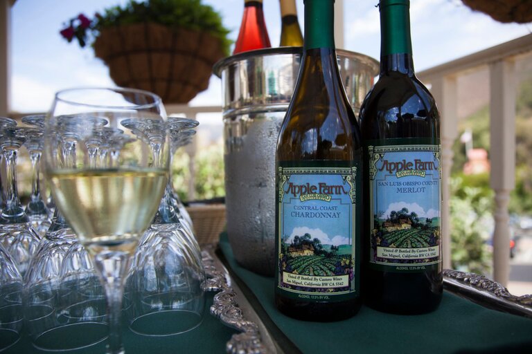 See Photos of Apple Farm Inn