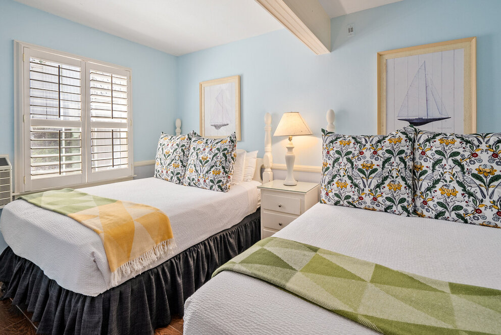 See Photos of Apple Farm Inn