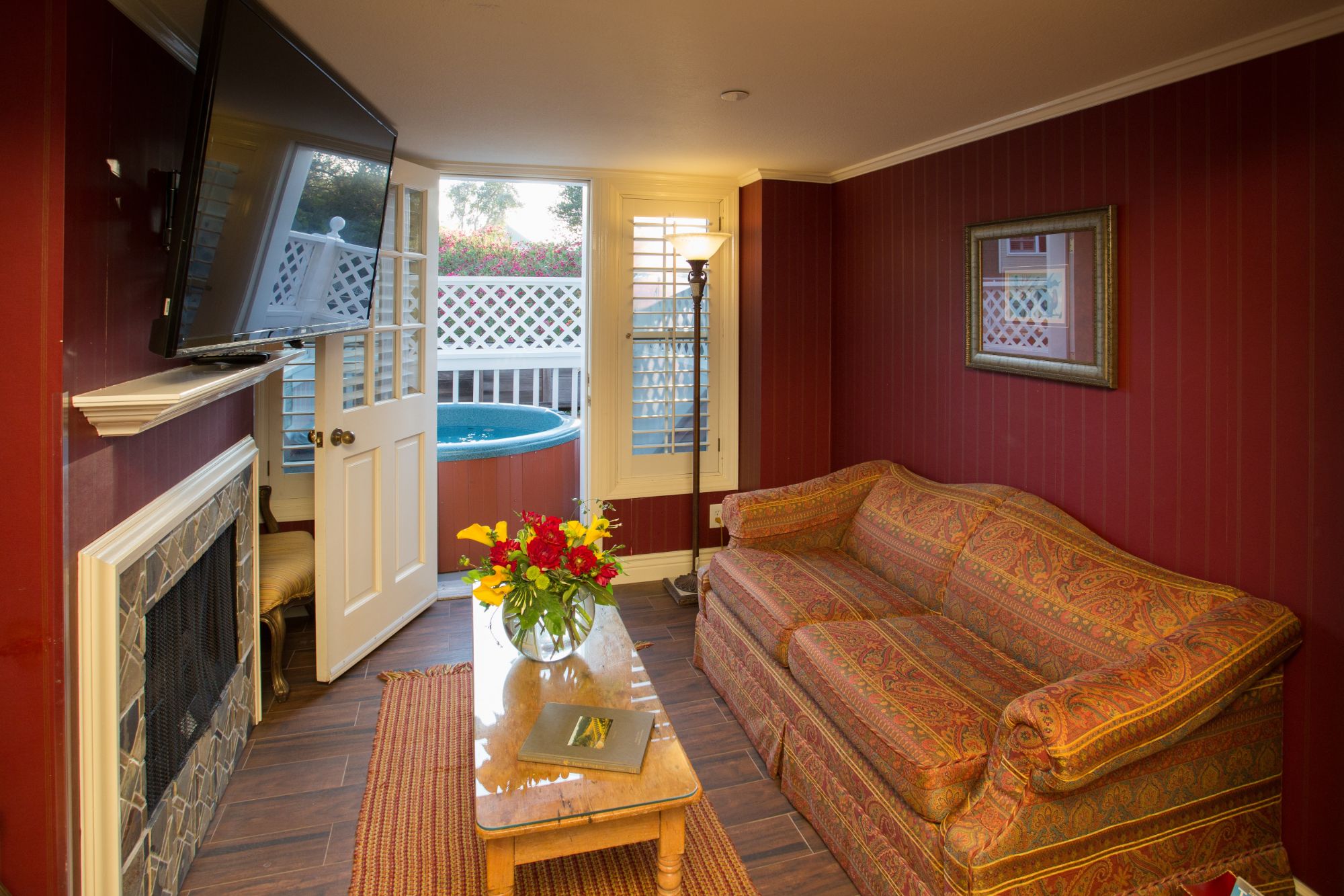 San Luis Obispo Hotel Suites | Apple Farm Inn