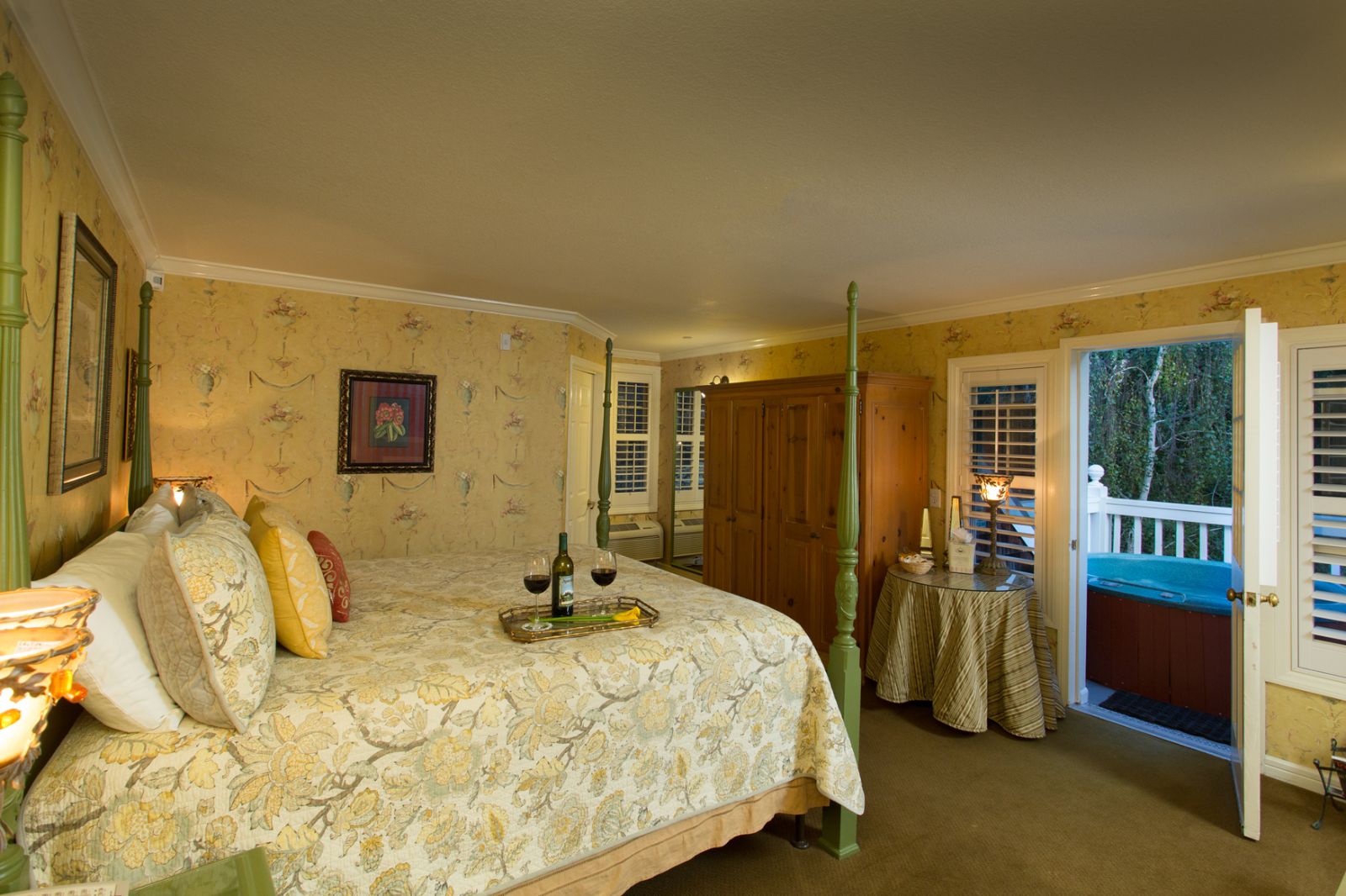 San Luis Obispo Hotel Rooms | Apple Farm Inn