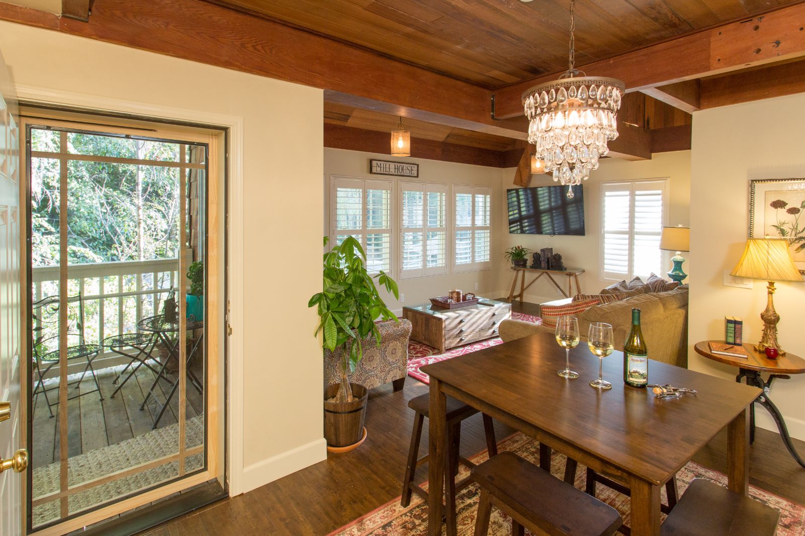 San Luis Obispo Hotel Suites | Apple Farm Inn